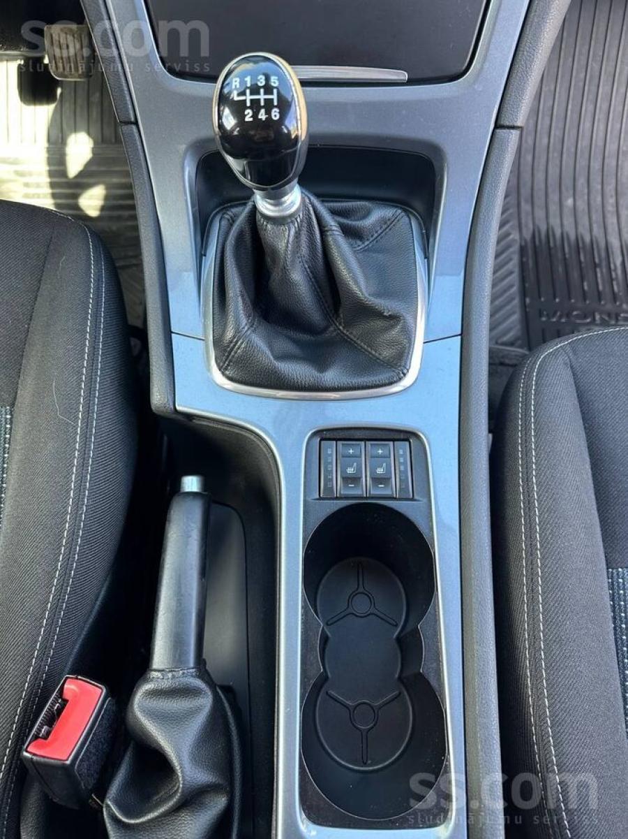 Melns Ford Mondeo 2011 Rīga, ar dzinēja tilpumu 2.00 L un nobraukumu 316 tūkst. km par 3400 €, foto 9 vietnē AUTOMOTO.COM.LV