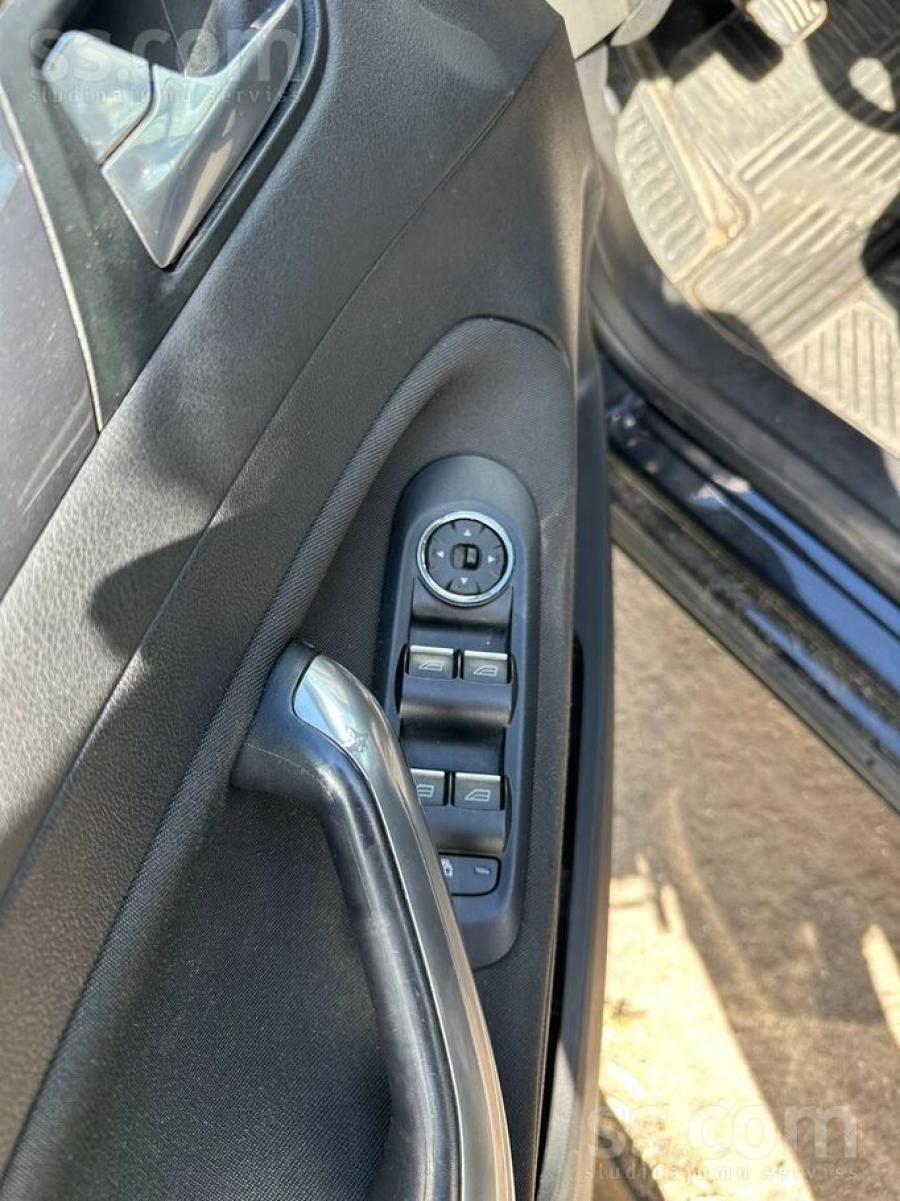 Melns Ford Mondeo 2011 Rīga, ar dzinēja tilpumu 2.00 L un nobraukumu 316 tūkst. km par 3400 €, foto 10 vietnē AUTOMOTO.COM.LV