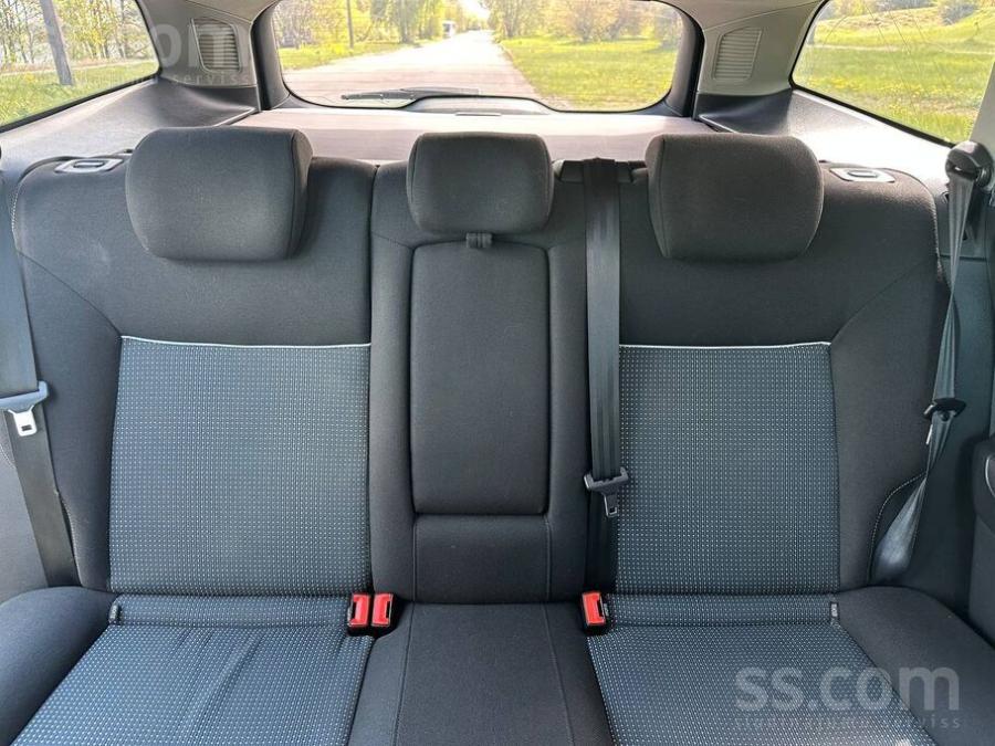Melns Ford Mondeo 2011 Rīga, ar dzinēja tilpumu 2.00 L un nobraukumu 316 tūkst. km par 3400 €, foto 19 vietnē AUTOMOTO.COM.LV