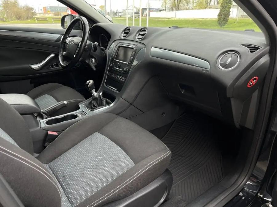 Melns Ford Mondeo 2011 Jēkabpils, ar dzinēja tilpumu 2.00 L un nobraukumu 288 tūkst. km par 4100 €, foto 12 vietnē AUTOMOTO.COM.LV
