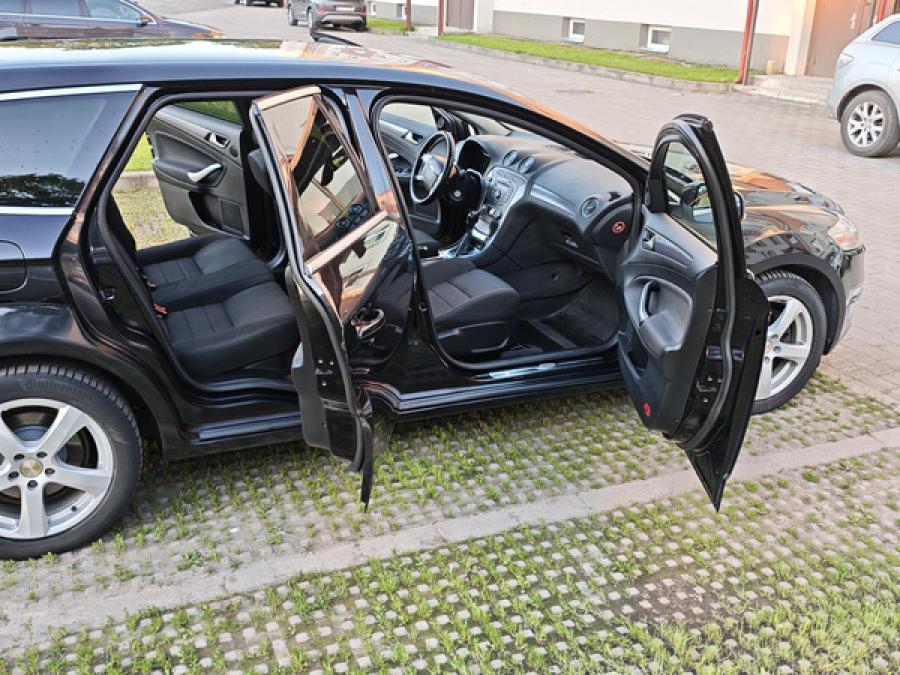 Melns Ford Mondeo 2011 Valga, ar dzinēja tilpumu 2.00 L un nobraukumu 281 tūkst. km par 3700 €, foto 9 vietnē AUTOMOTO.COM.LV