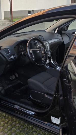 Melns Ford Mondeo 2011 Valga, ar dzinēja tilpumu 2.00 L un nobraukumu 281 tūkst. km par 3700 €, foto 25 vietnē AUTOMOTO.COM.LV