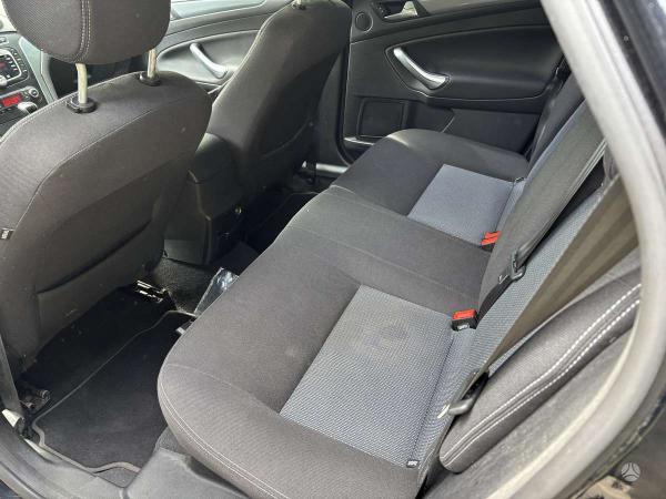 Black Ford Mondeo 2011 in Klaipeda, with an engine capacity of 2.00 L and mileage of 290 thousand km for 2450 €, photo 8 on AUTOMOTO.COM.LV