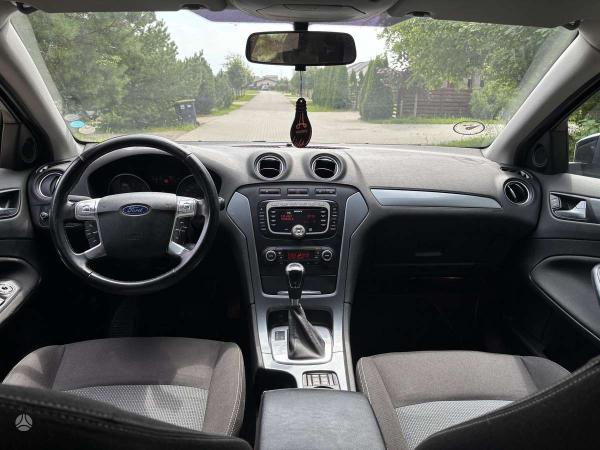 Black Ford Mondeo 2011 in Klaipeda, with an engine capacity of 2.00 L and mileage of 290 thousand km for 2450 €, photo 9 on AUTOMOTO.COM.LV