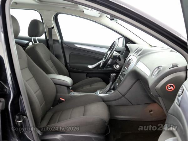 Melns Ford Mondeo 2011 Tallina, ar dzinēja tilpumu 2.00 L un nobraukumu 377 tūkst. km par 2499 €, foto 7 vietnē AUTOMOTO.COM.LV