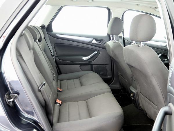 Black Ford Mondeo 2011 in Tallinn, with an engine capacity of 2.00 L and mileage of 377 thousand km for 2499 €, photo 8 on AUTOMOTO.COM.LV