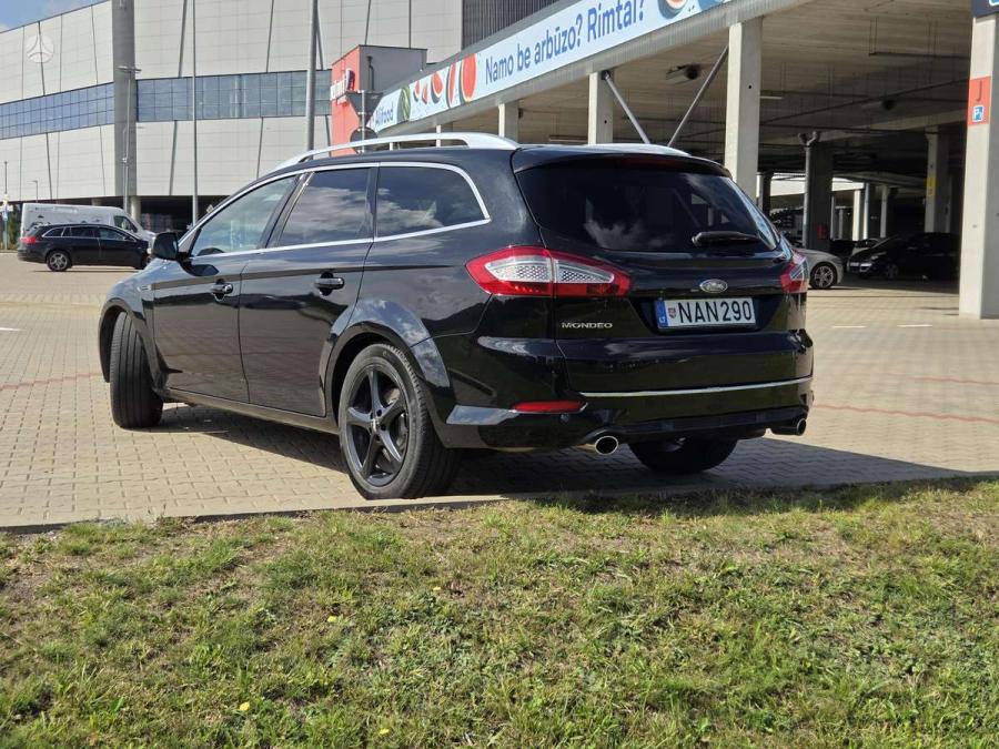 Black Ford Mondeo 2011 in Vilnius, with an engine capacity of 2.18 L and mileage of 301 thousand km for 4000 €, photo 7 on AUTOMOTO.COM.LV