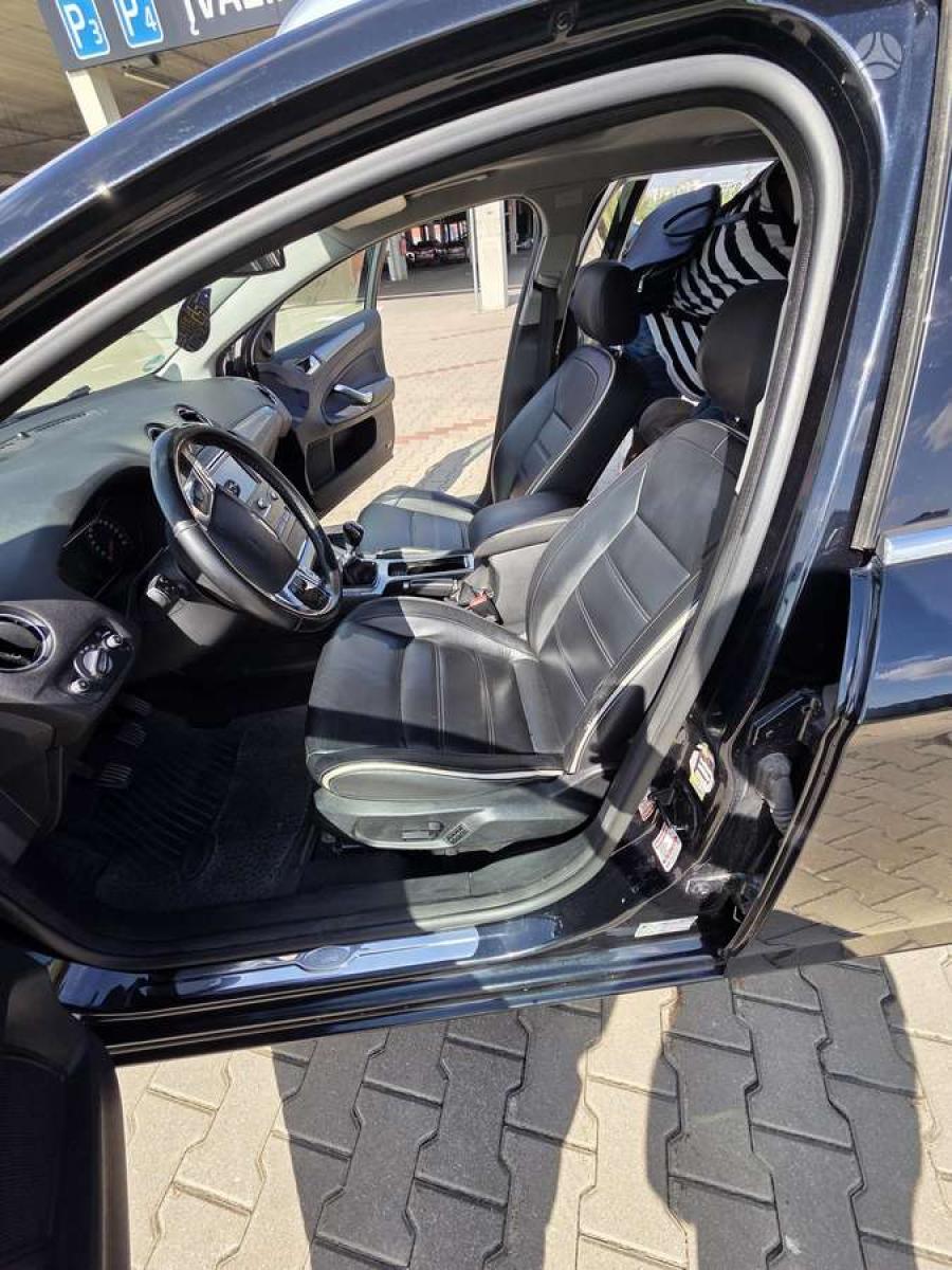 Black Ford Mondeo 2011 in Vilnius, with an engine capacity of 2.18 L and mileage of 301 thousand km for 4000 €, photo 13 on AUTOMOTO.COM.LV