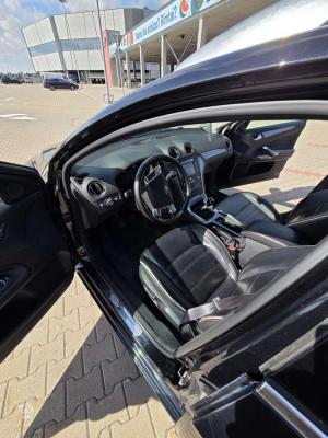 Black Ford Mondeo 2011 in Vilnius, with an engine capacity of 2.18 L and mileage of 301 thousand km for 4000 €, photo 14 on AUTOMOTO.COM.LV