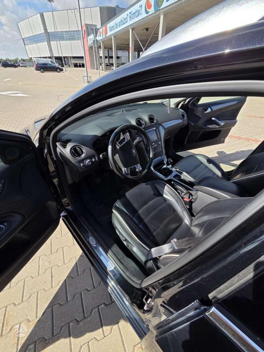 Black Ford Mondeo 2011 in Vilnius, with an engine capacity of 2.18 L and mileage of 301 thousand km for 4000 €, photo 14 on AUTOMOTO.COM.LV