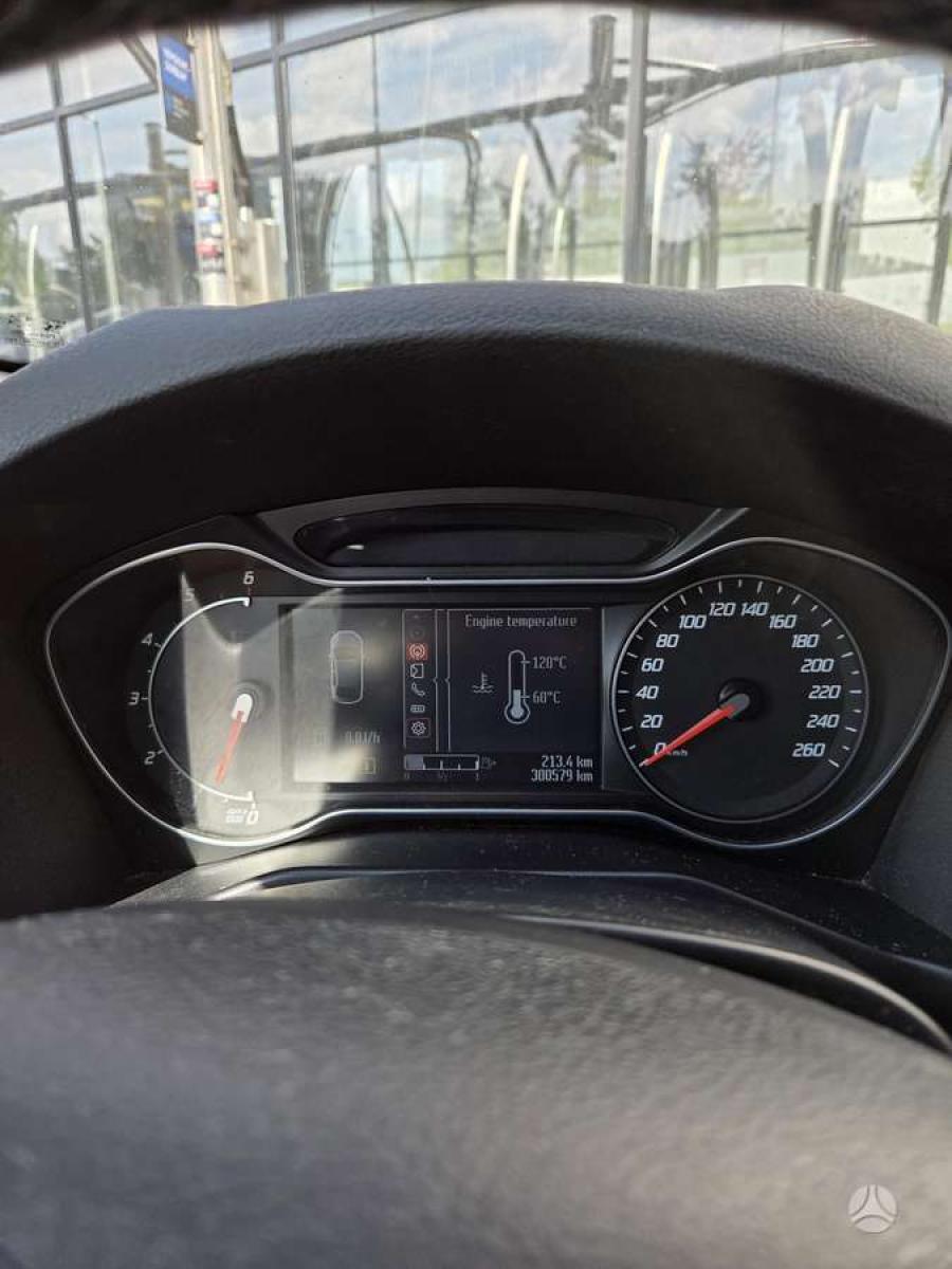 Black Ford Mondeo 2011 in Vilnius, with an engine capacity of 2.18 L and mileage of 301 thousand km for 4000 €, photo 15 on AUTOMOTO.COM.LV