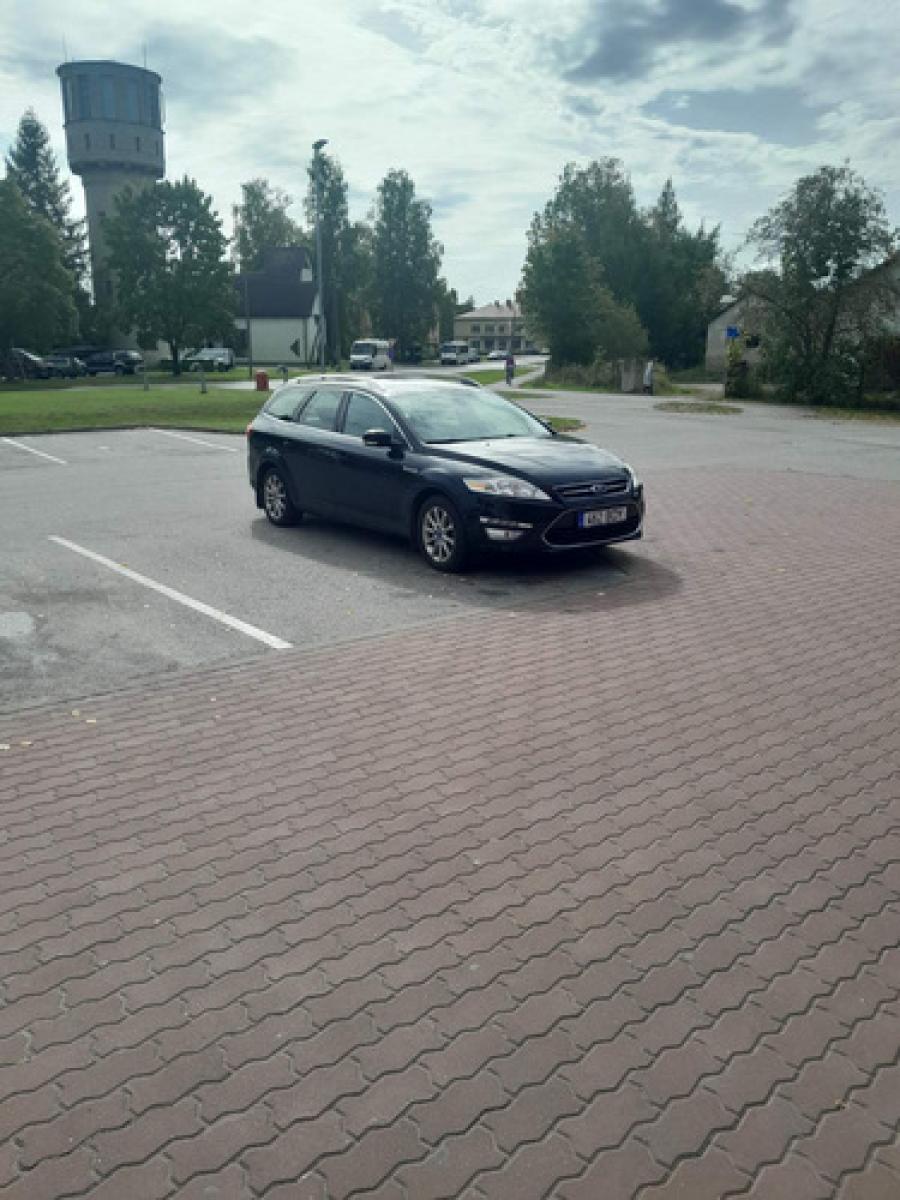 Black Ford Mondeo 2011 in Mustvee, with an engine capacity of 2.00 L and mileage of 257 thousand km for 2900 €, photo 9 on AUTOMOTO.COM.LV