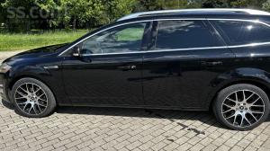 Black Ford Mondeo 2011 in Tukums, with an engine capacity of 2.20 L and mileage of 370 thousand km for 3999 €, photo 4 on AUTOMOTO.COM.LV
