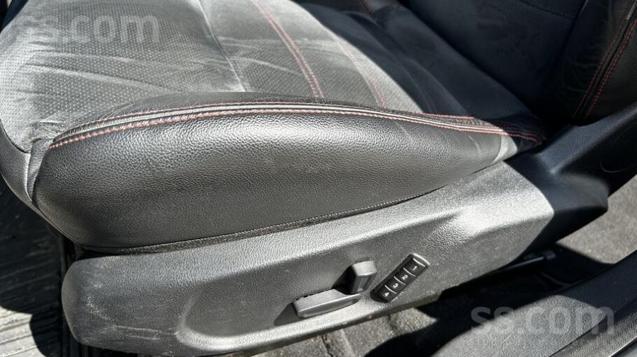 Black Ford Mondeo 2011 in Tukums, with an engine capacity of 2.20 L and mileage of 370 thousand km for 3999 €, photo 7 on AUTOMOTO.COM.LV