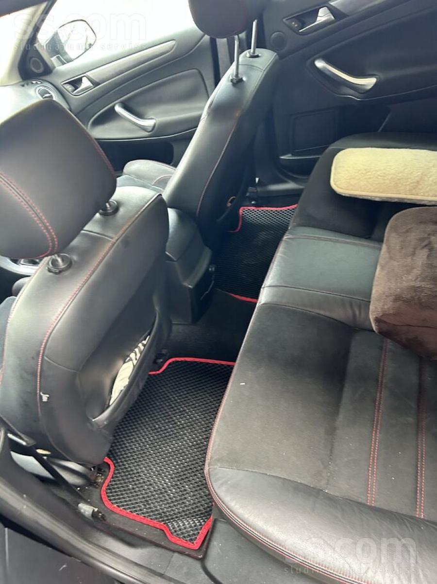 Black Ford Mondeo 2011 in Tukums, with an engine capacity of 2.20 L and mileage of 370 thousand km for 3999 €, photo 12 on AUTOMOTO.COM.LV