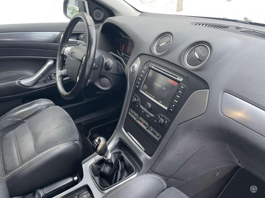 Melns Ford Mondeo 2012 Kauņa, ar dzinēja tilpumu 1.60 L un nobraukumu 247 tūkst. km par 3950 €, foto 28 vietnē AUTOMOTO.COM.LV