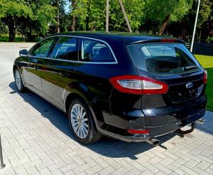 Black Ford Mondeo 2012 in Klaipeda, with an engine capacity of 2.00 L and mileage of 246 thousand km for 2750 €, photo 3 on AUTOMOTO.COM.LV