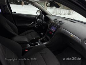 Black Ford Mondeo 2012 in Tartu, with an engine capacity of 2.00 L and mileage of 271 thousand km for 2590 €, photo 8 on AUTOMOTO.COM.LV
