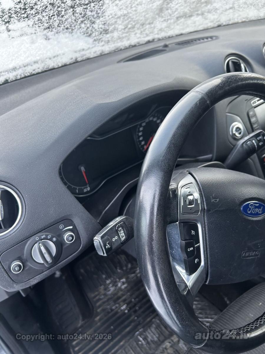 Black Ford Mondeo 2012 in Tallinn, with an engine capacity of 2.00 L and mileage of 406 thousand km for 1300 €, photo 6 on AUTOMOTO.COM.LV