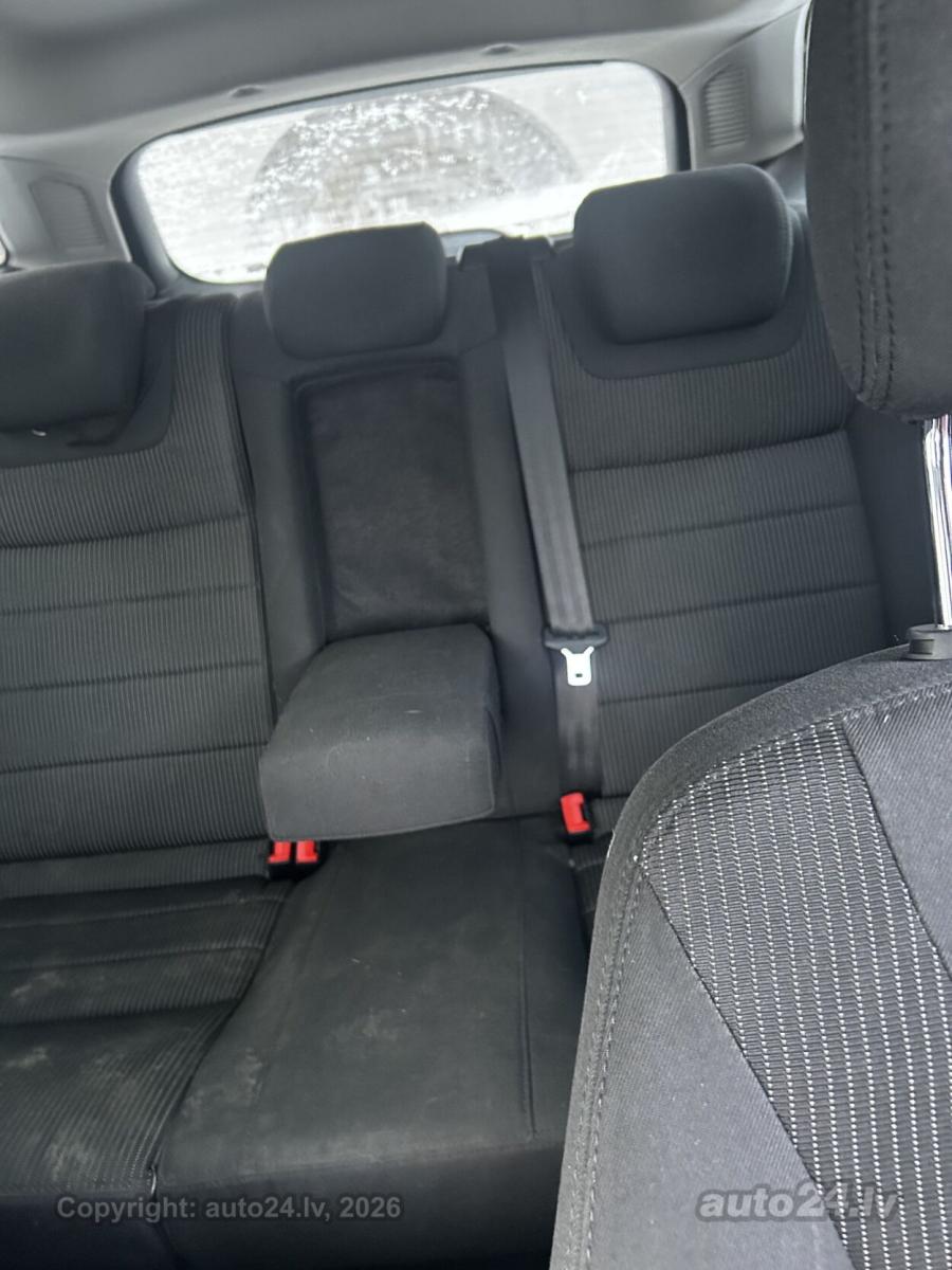 Black Ford Mondeo 2012 in Tallinn, with an engine capacity of 2.00 L and mileage of 406 thousand km for 1300 €, photo 7 on AUTOMOTO.COM.LV