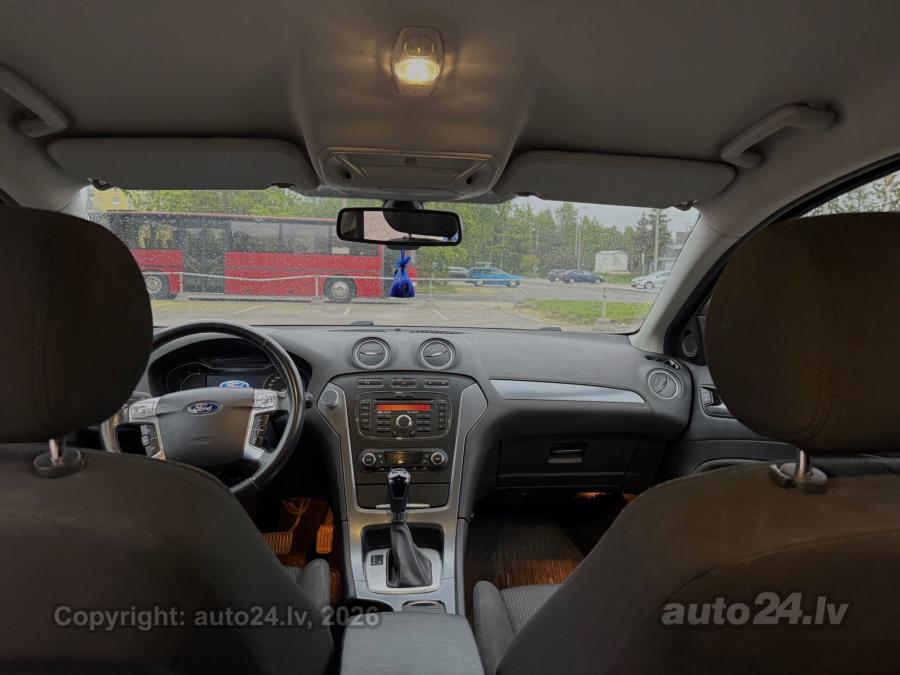 Melns Ford Mondeo 2012 Tallina, ar dzinēja tilpumu 2.00 L un nobraukumu 318 tūkst. km par 2600 €, foto 11 vietnē AUTOMOTO.COM.LV