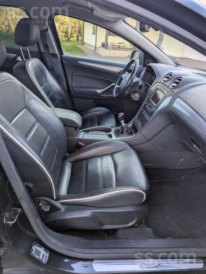 Melns Ford Mondeo 2012 Rīga, ar dzinēja tilpumu 2.00 L un nobraukumu 327 tūkst. km par 3600 €, foto 14 vietnē AUTOMOTO.COM.LV