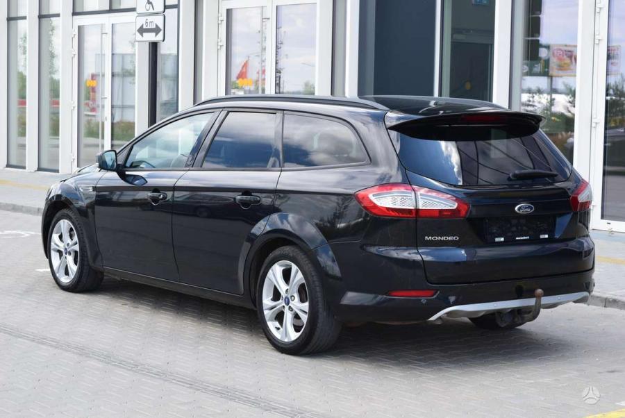 Black Ford Mondeo 2012 in Vilnius, with an engine capacity of 2.00 L and mileage of 291 thousand km for 3950 €, photo 7 on AUTOMOTO.COM.LV