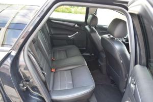 Black Ford Mondeo 2012 in Vilnius, with an engine capacity of 2.00 L and mileage of 291 thousand km for 3950 €, photo 10 on AUTOMOTO.COM.LV