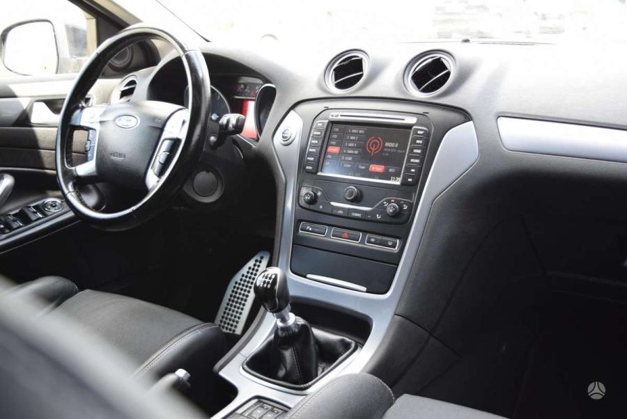 Black Ford Mondeo 2012 in Vilnius, with an engine capacity of 2.00 L and mileage of 291 thousand km for 3950 €, photo 11 on AUTOMOTO.COM.LV