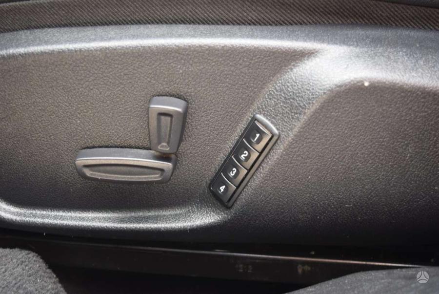 Black Ford Mondeo 2012 in Vilnius, with an engine capacity of 2.00 L and mileage of 291 thousand km for 3950 €, photo 13 on AUTOMOTO.COM.LV