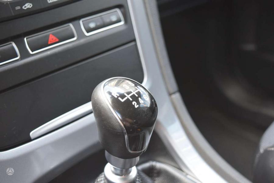 Black Ford Mondeo 2012 in Vilnius, with an engine capacity of 2.00 L and mileage of 291 thousand km for 3950 €, photo 15 on AUTOMOTO.COM.LV