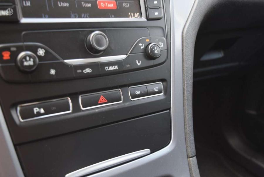 Black Ford Mondeo 2012 in Vilnius, with an engine capacity of 2.00 L and mileage of 291 thousand km for 3950 €, photo 17 on AUTOMOTO.COM.LV