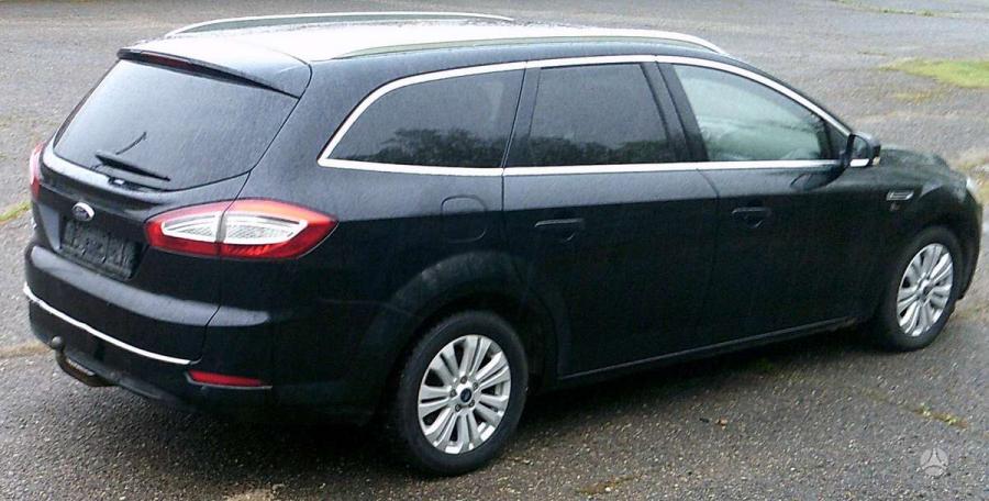 Black Ford Mondeo 2012 in Rokiskis, with an engine capacity of 2.00 L and mileage of 213 thousand km for 1400 €, photo 5 on AUTOMOTO.COM.LV