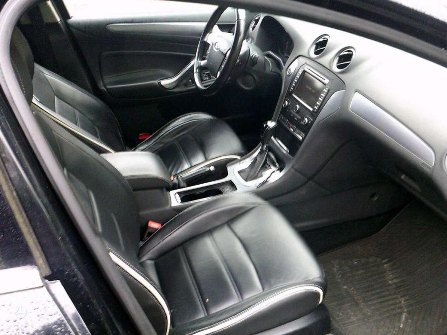 Black Ford Mondeo 2012 in Rokiskis, with an engine capacity of 2.00 L and mileage of 213 thousand km for 1400 €, photo 6 on AUTOMOTO.COM.LV