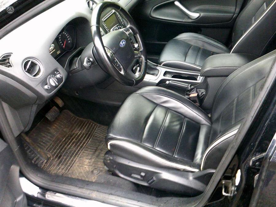 Black Ford Mondeo 2012 in Rokiskis, with an engine capacity of 2.00 L and mileage of 213 thousand km for 1400 €, photo 8 on AUTOMOTO.COM.LV