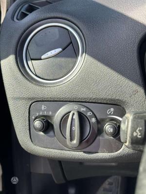 Melns Ford Mondeo 2013 Tauragė, ar dzinēja tilpumu 2.00 L un nobraukumu 265 tūkst. km par 3300 €, foto 13 vietnē AUTOMOTO.COM.LV