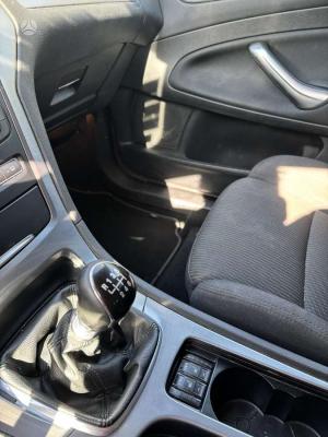 Melns Ford Mondeo 2013 Tauragė, ar dzinēja tilpumu 2.00 L un nobraukumu 265 tūkst. km par 3300 €, foto 17 vietnē AUTOMOTO.COM.LV
