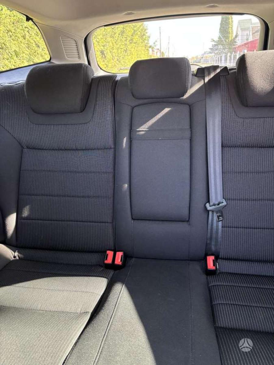 Melns Ford Mondeo 2013 Tauragė, ar dzinēja tilpumu 2.00 L un nobraukumu 265 tūkst. km par 3300 €, foto 19 vietnē AUTOMOTO.COM.LV