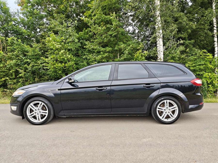 Black Ford Mondeo 2013 in Alytus, with an engine capacity of 1.60 L and mileage of 261 thousand km for 3450 €, photo 4 on AUTOMOTO.COM.LV