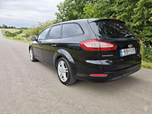 Black Ford Mondeo 2013 in Alytus, with an engine capacity of 1.60 L and mileage of 261 thousand km for 3450 €, photo 6 on AUTOMOTO.COM.LV