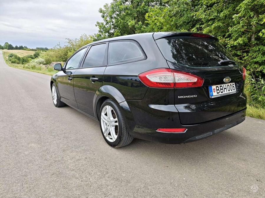 Black Ford Mondeo 2013 in Alytus, with an engine capacity of 1.60 L and mileage of 261 thousand km for 3450 €, photo 6 on AUTOMOTO.COM.LV