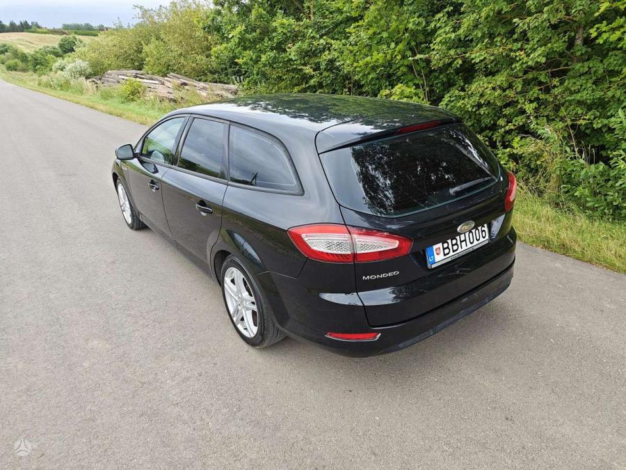 Black Ford Mondeo 2013 in Alytus, with an engine capacity of 1.60 L and mileage of 261 thousand km for 3450 €, photo 7 on AUTOMOTO.COM.LV