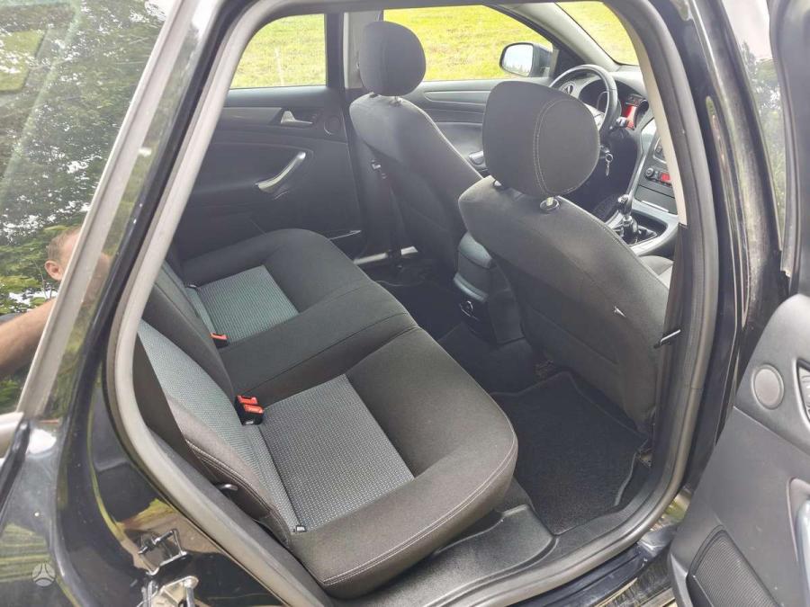 Black Ford Mondeo 2013 in Alytus, with an engine capacity of 1.60 L and mileage of 261 thousand km for 3450 €, photo 14 on AUTOMOTO.COM.LV