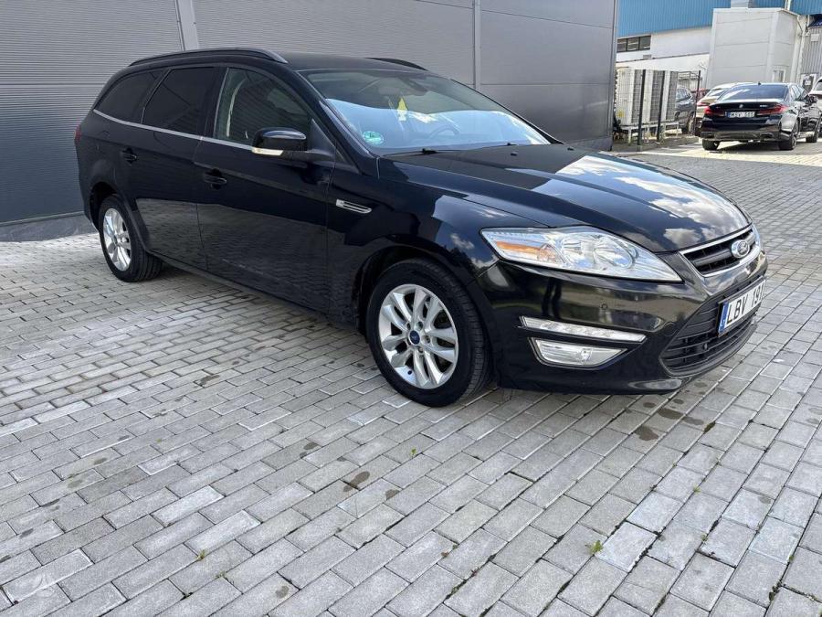 Black Ford Mondeo 2013 in Klaipeda, with an engine capacity of 2.00 L and mileage of 306 thousand km for 3550 €, photo 1 on AUTOMOTO.COM.LV