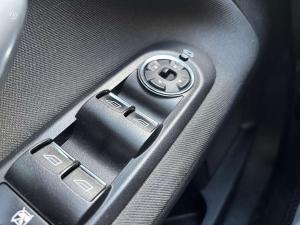 Black Ford Mondeo 2013 in Klaipeda, with an engine capacity of 2.00 L and mileage of 306 thousand km for 3550 €, photo 19 on AUTOMOTO.COM.LV