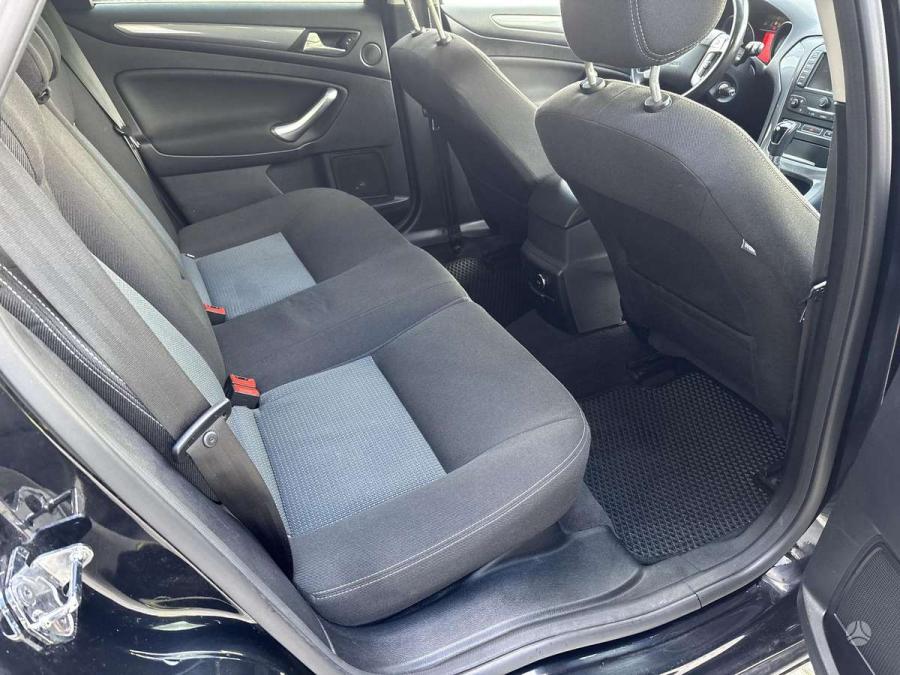 Black Ford Mondeo 2013 in Klaipeda, with an engine capacity of 2.00 L and mileage of 306 thousand km for 3550 €, photo 22 on AUTOMOTO.COM.LV