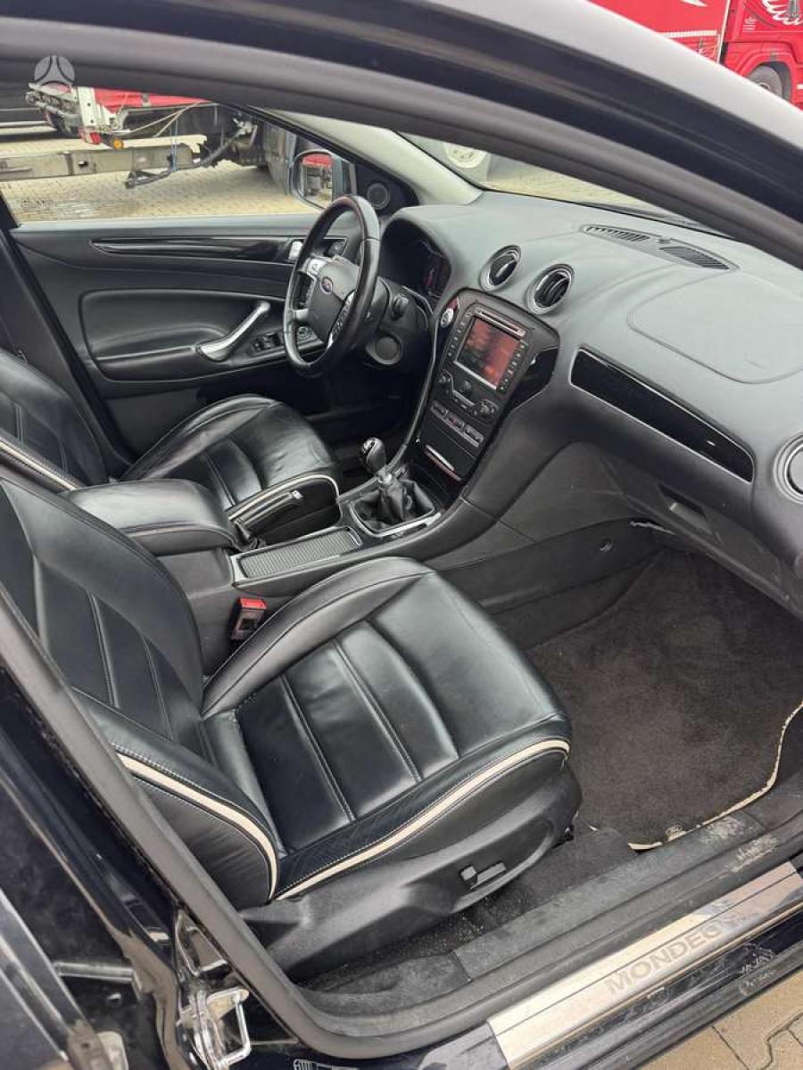 Black Ford Mondeo 2013 in Kaunas, with an engine capacity of 1.60 L and mileage of 223 thousand km for 3750 €, photo 10 on AUTOMOTO.COM.LV