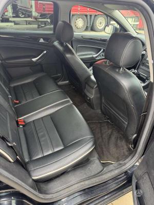 Black Ford Mondeo 2013 in Kaunas, with an engine capacity of 1.60 L and mileage of 223 thousand km for 3750 €, photo 11 on AUTOMOTO.COM.LV