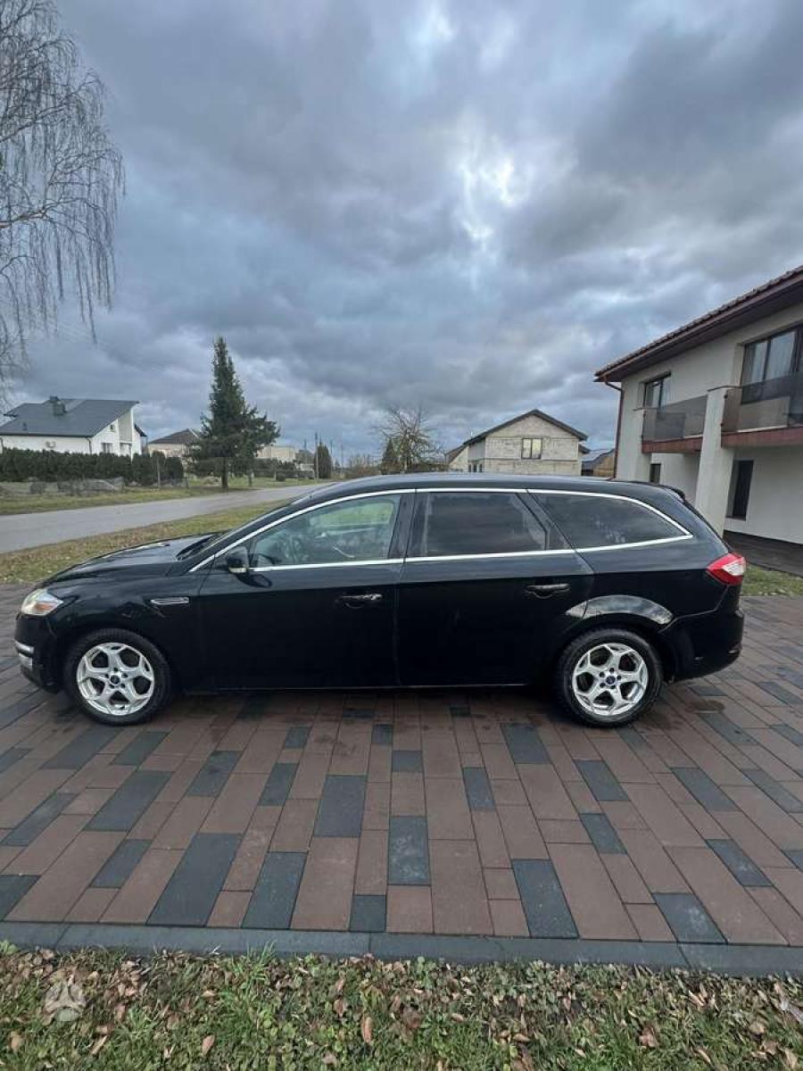 Melns Ford Mondeo 2014 Šakiai, ar dzinēja tilpumu 2.00 L un nobraukumu 258 tūkst. km par 2000 €, foto 10 vietnē AUTOMOTO.COM.LV