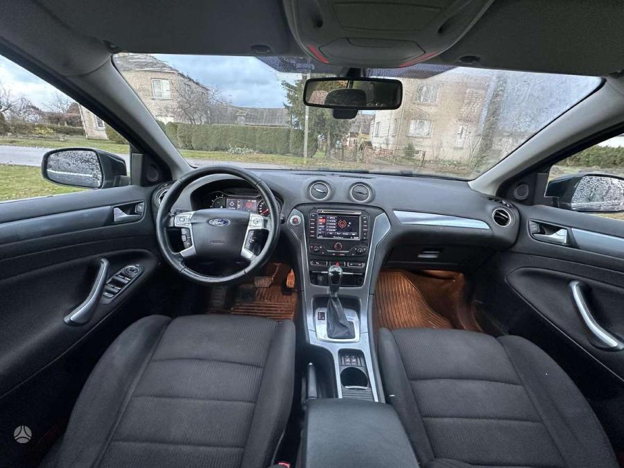 Melns Ford Mondeo 2014 Šakiai, ar dzinēja tilpumu 2.00 L un nobraukumu 258 tūkst. km par 2000 €, foto 12 vietnē AUTOMOTO.COM.LV
